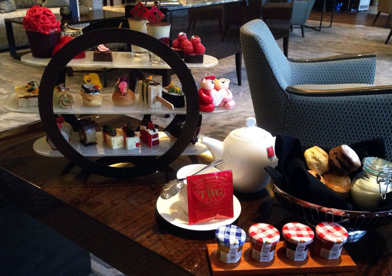 Round Afternoon Tea Stands at Sheraton Jakarta | MyGlassStudio